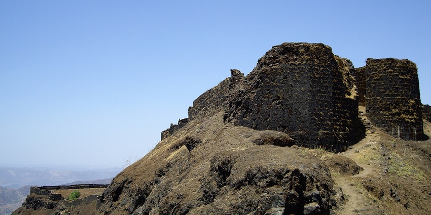 Torna Fort: A Memorable Getaway In Nature’s Lush Green Lap - TripXL