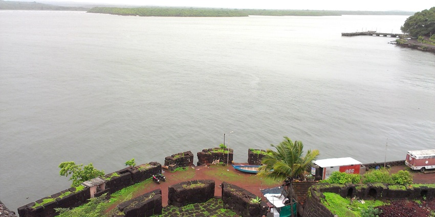 Vijaydurg Fort: A Significant Coastal Fort In Maharashtra - TripXL