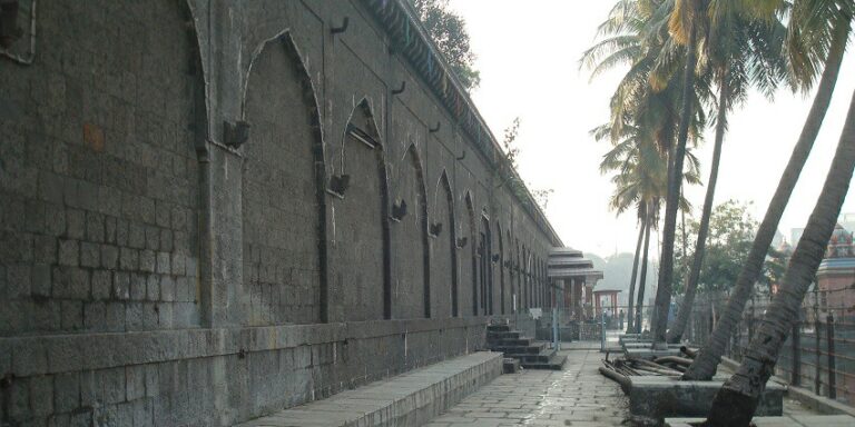Siddheshwar Temple: A Sacred Shiva Shrine With A Rich History - TripXL