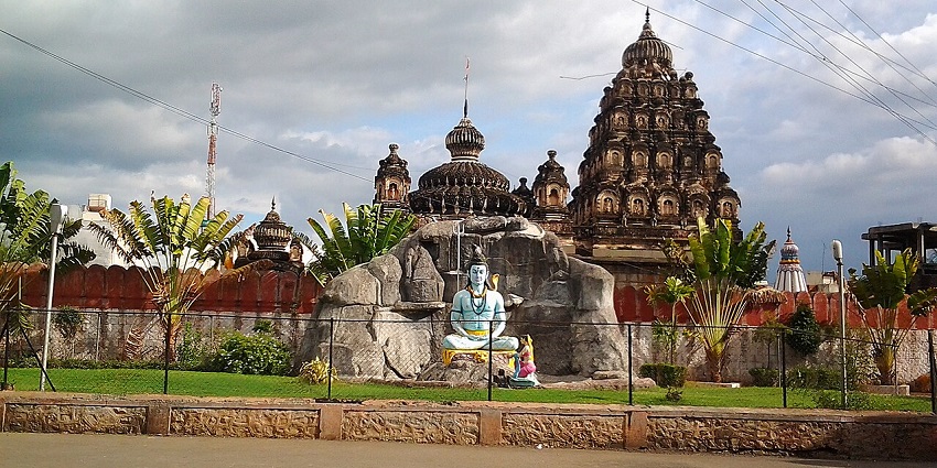 Tuljapur Temple: Explore This Sacred Gem On Hilltop - TripXL