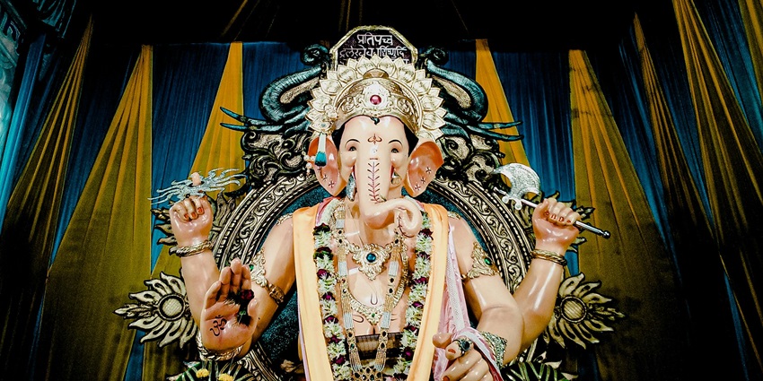 Mahad Temple: A Spiritual & Cultural Heritage In Maharashtra - TripXL