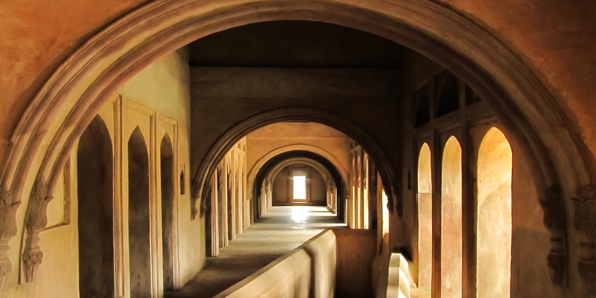 Jhansi Fort: History, Architecture And The Story Of Valour - TripXL