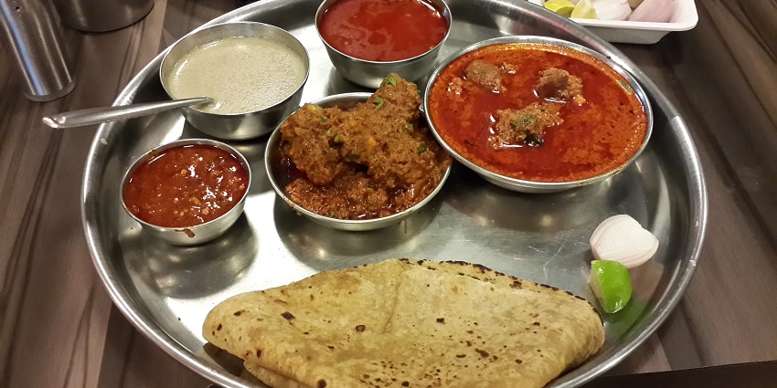 Street Food In Thane: Guide To City’s Delicious Culinary Gems - TripXL