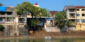Walkeshwar Temple: A Sacred Gem Amidst Malabar Hills - TripXL