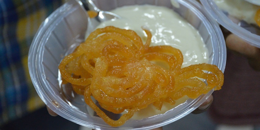 Best Food In Varanasi: 10 Amazing Dishes To Try - TripXL