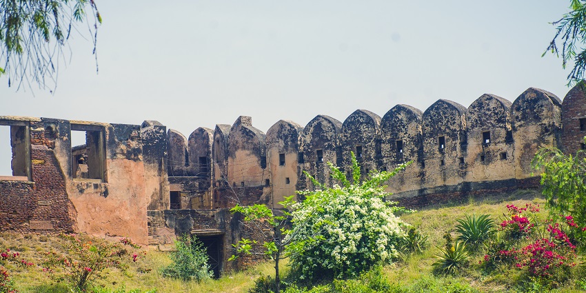 Jaunpur Fort: Discover A Testament To Medieval Era Grandeur - TripXL