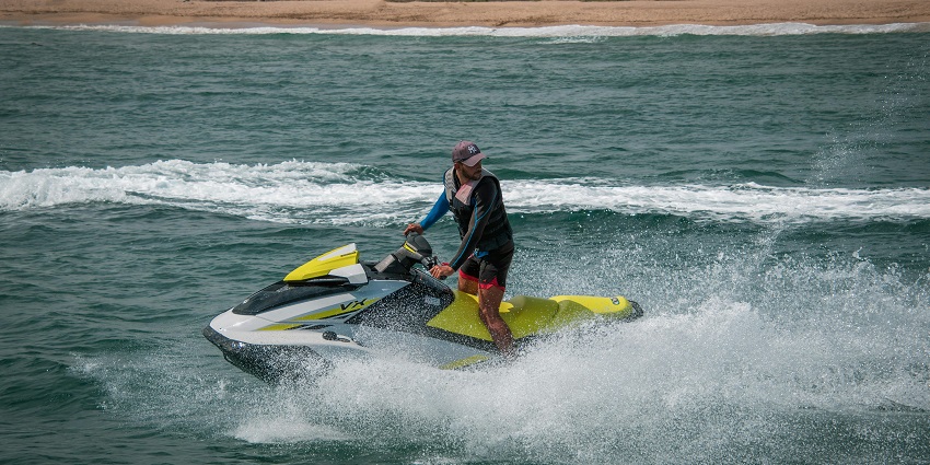 10 Juhu Beach Water Sports To Beat The Heat - TripXL