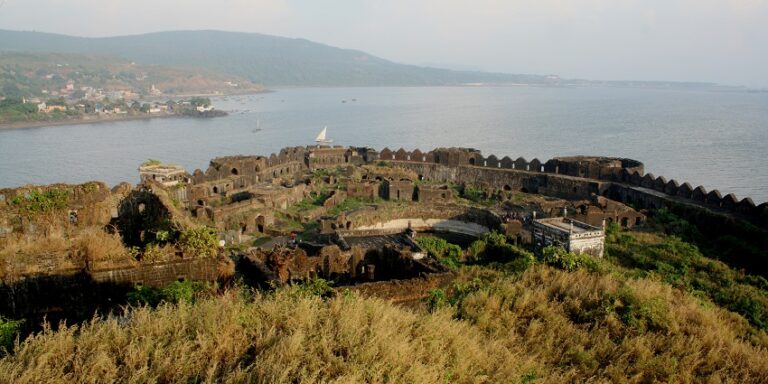 Padmadurg Fort: Unveil History And Heritage Of Maharashtra - TripXL
