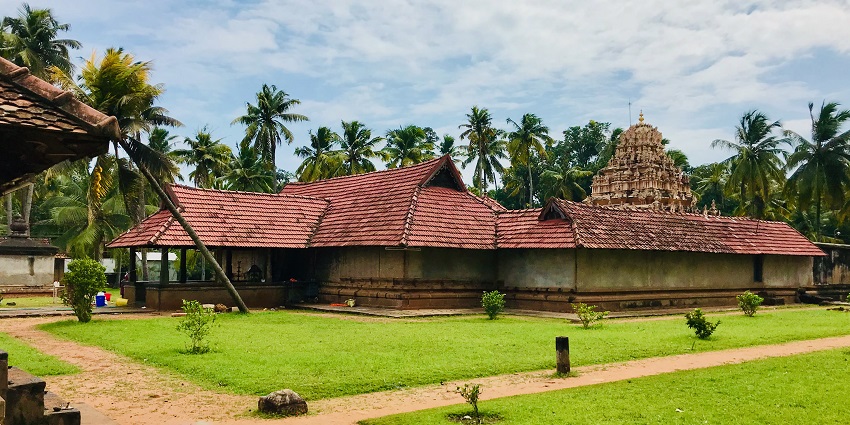 Muneeswaran Temple: Lord Muneeswaran Shrine In Tamil Nadu - TripXL