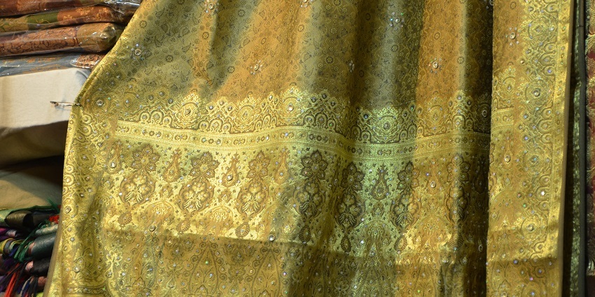 Explore These Top 15 Places For Saree Shopping In Varanasi - TripXL