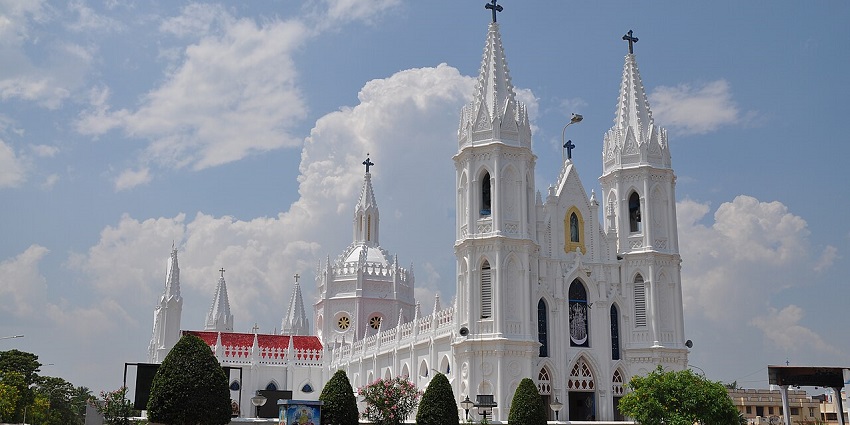 Visit Velankanni Church: The Basilica Of Our Lady Of Good Health - TripXL