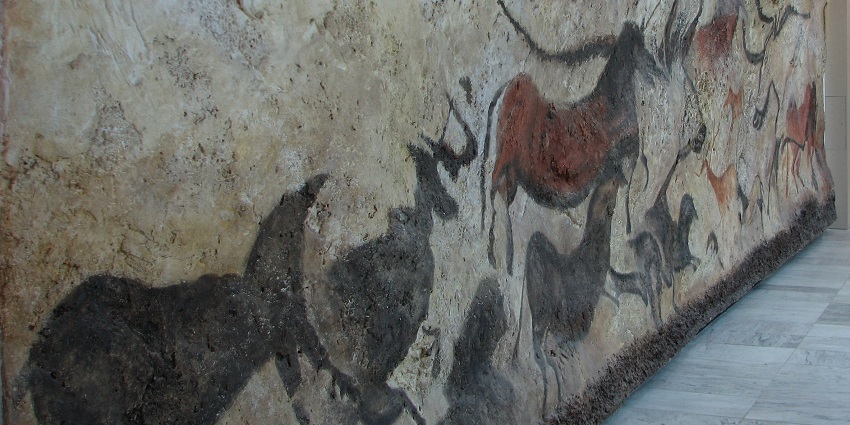 Lascaux Caves France: The World Of Prehistoric Art Mastery - TripXL