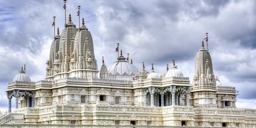 10 Temples In Toronto: A Complete Guide To Spiritual Retreats - TripXL