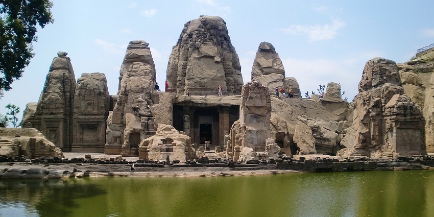 10 Temples In Toronto: A Complete Guide To Spiritual Retreats - TripXL