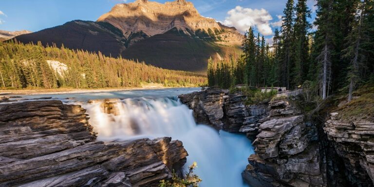 15 Places To Visit In Canada In June To Witness A Paradise - TripXL