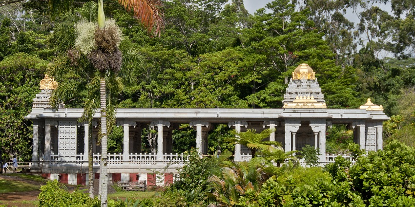 Kauai Hindu Monastery: The Guide For Travellers To Hawaii - TripXL