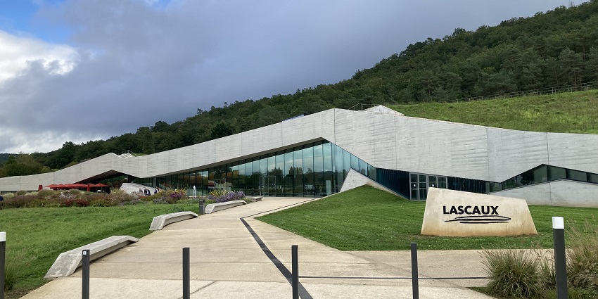 Lascaux Caves France: The World Of Prehistoric Art Mastery - TripXL
