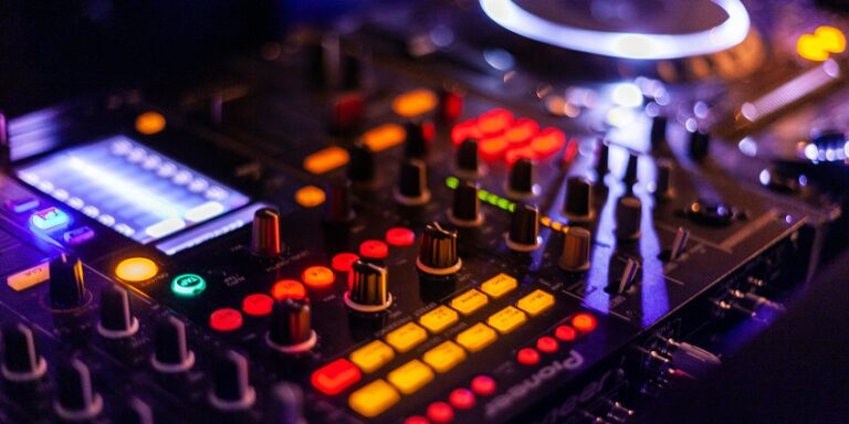 Lebanon Nightlife: 10 Places To Savour The Rocking Night - TripXL