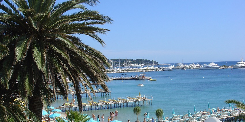 10 Beautiful Beaches In France: A Complete Tourist Guide - TripXL