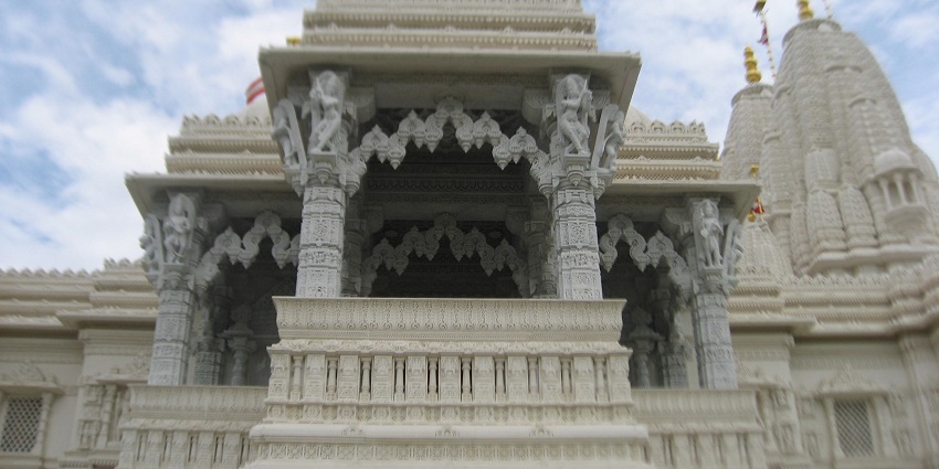 Top 10 Temples In Bahrain To Feel The Serenity Around - TripXL