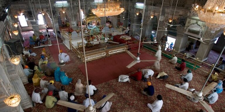 Top 10 Temples In Bahrain To Feel The Serenity Around - TripXL