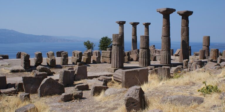 10 Temples In Turkey: Ancient Ruins and Spiritual Landmarks - TripXL