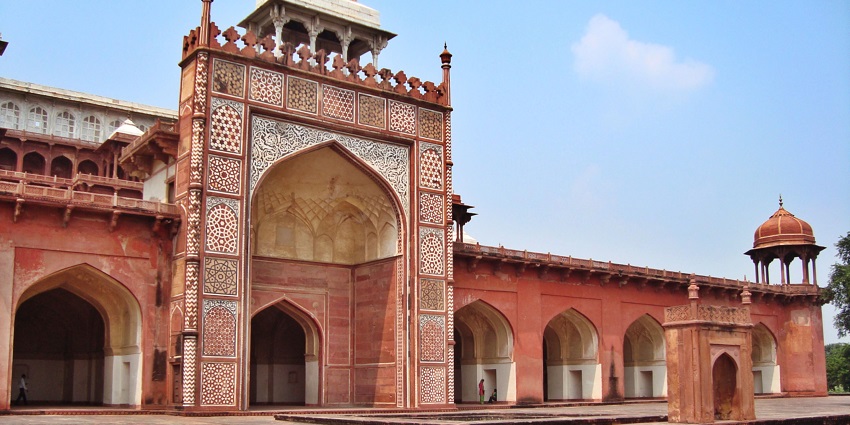 Radha Swami Temples In Agra: Unveil Spirituality - TripXL