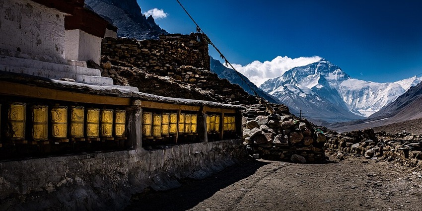 Rongbuk Monastery: A Sacred Gateway To Everest In Tibet - TripXL