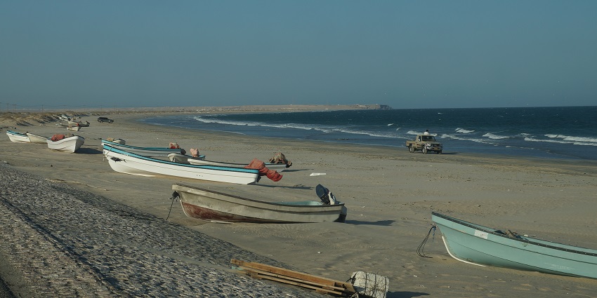 10 Oman Beaches: Pristine Shores And Stunning Coastal Scenery - TripXL