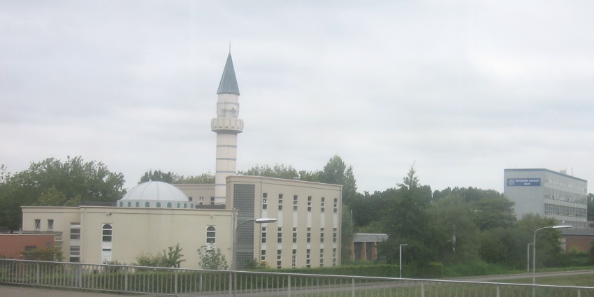 10 Mosques In Netherlands: A Guide To Islamic Centers - TripXL