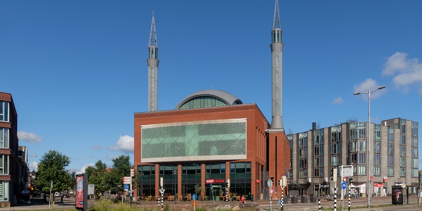 10 Mosques In Netherlands: A Guide To Islamic Centers - TripXL
