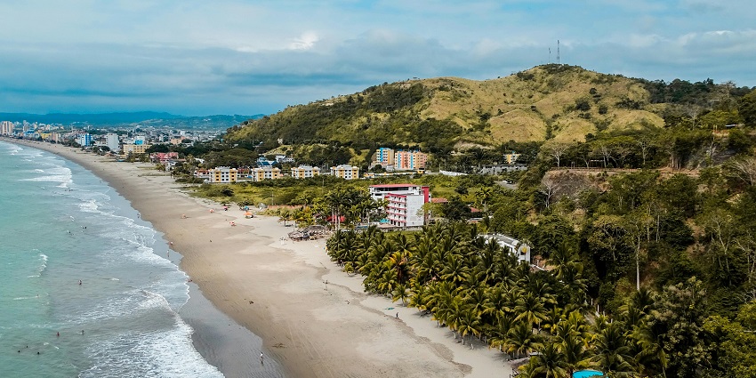 The Best Beaches Near Naples For A Perfect Getaway - TripXL