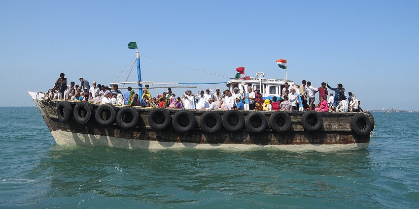 Scuba Diving In Dwarka: Explore The Vibrant Marine Life - TripXL