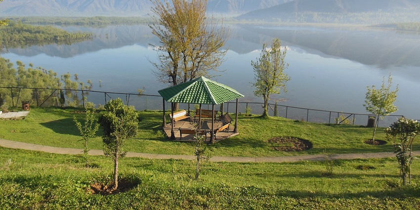 Largest Freshwater Lake In India: Wular Lake - TripXL