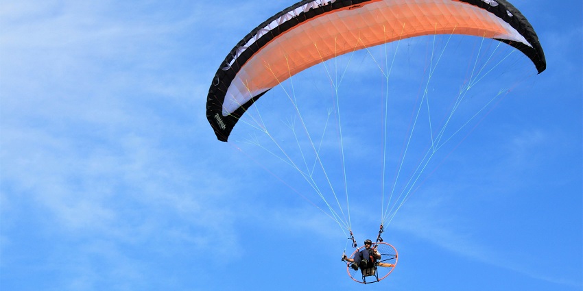 Skydiving In The UK: Dive Through The Limitless Sky - TripXL