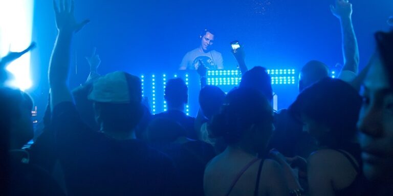 The Best Of Cyprus Nightlife: Bars, Clubs & Beach Parties - TripXL