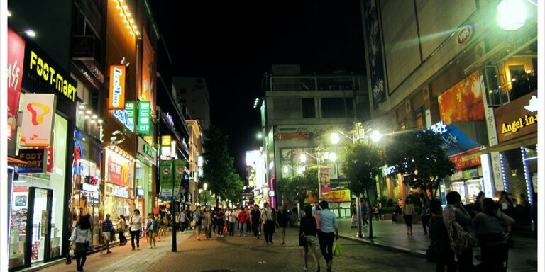 South Korean Nightlife: Explore Best Clubs, And Night Market - TripXL