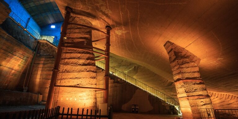 Longyou Caves: Explore The Underground Wonder Of China - TripXL
