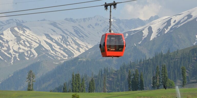 Wular Lake In India: Kashmir’s Largest Freshwater Lake - TripXL