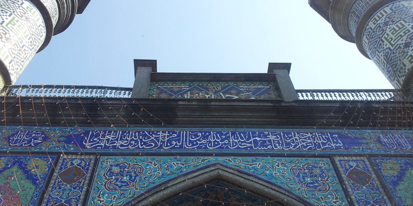 Explore The Most Iconic Shia Mosques In India - TripXL