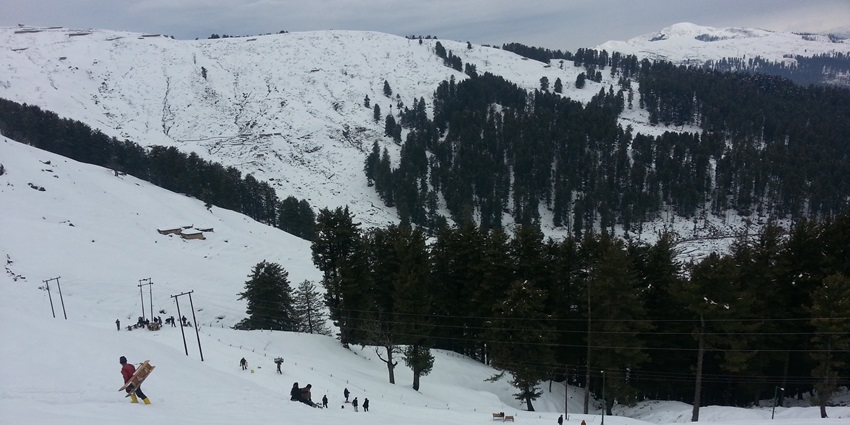 Snowboarding In India: Explore & Dive To The Best Trails - TripXL