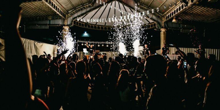 The Best Of Cyprus Nightlife: Bars, Clubs & Beach Parties - TripXL