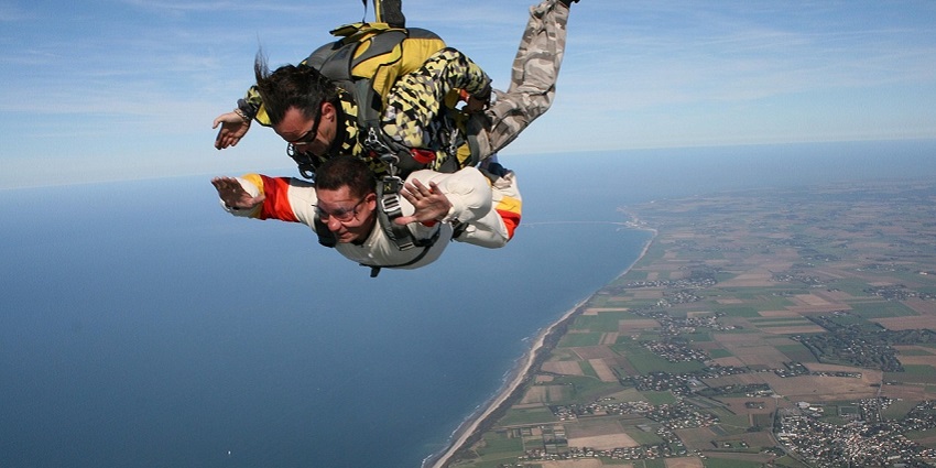 Skydiving In Germany: Top Locations & Thrilling Jumps - TripXL