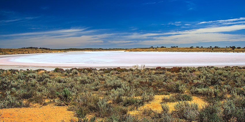 10 Largest Lakes In Australia: A Soothing Escape To Nature - TripXL