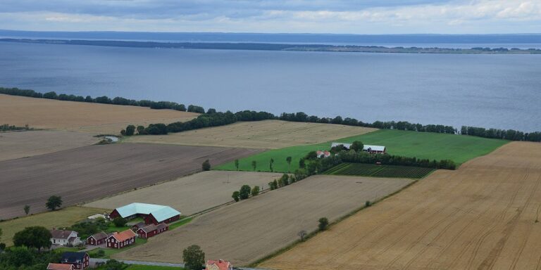 14 Largest Lakes In Europe: Explore Stunning Water Bodies - TripXL